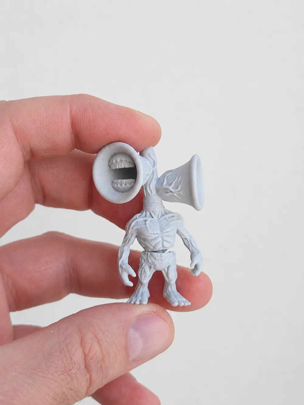 mini flexi Siren Head - Free 3D Print Model - MakerWorld
