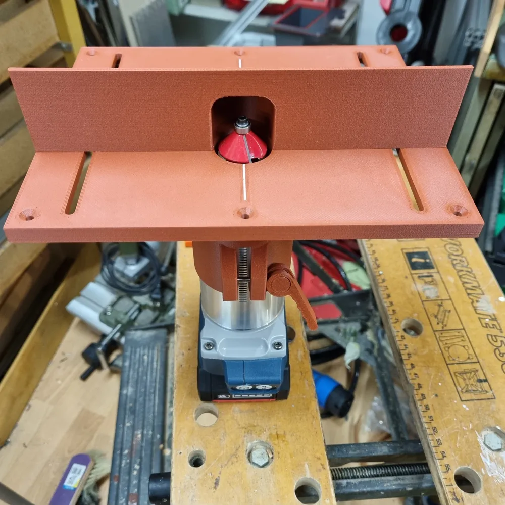 带完美除尘功能的路由器工作台。 - 免费 3D 打印模型 - MakerWorld