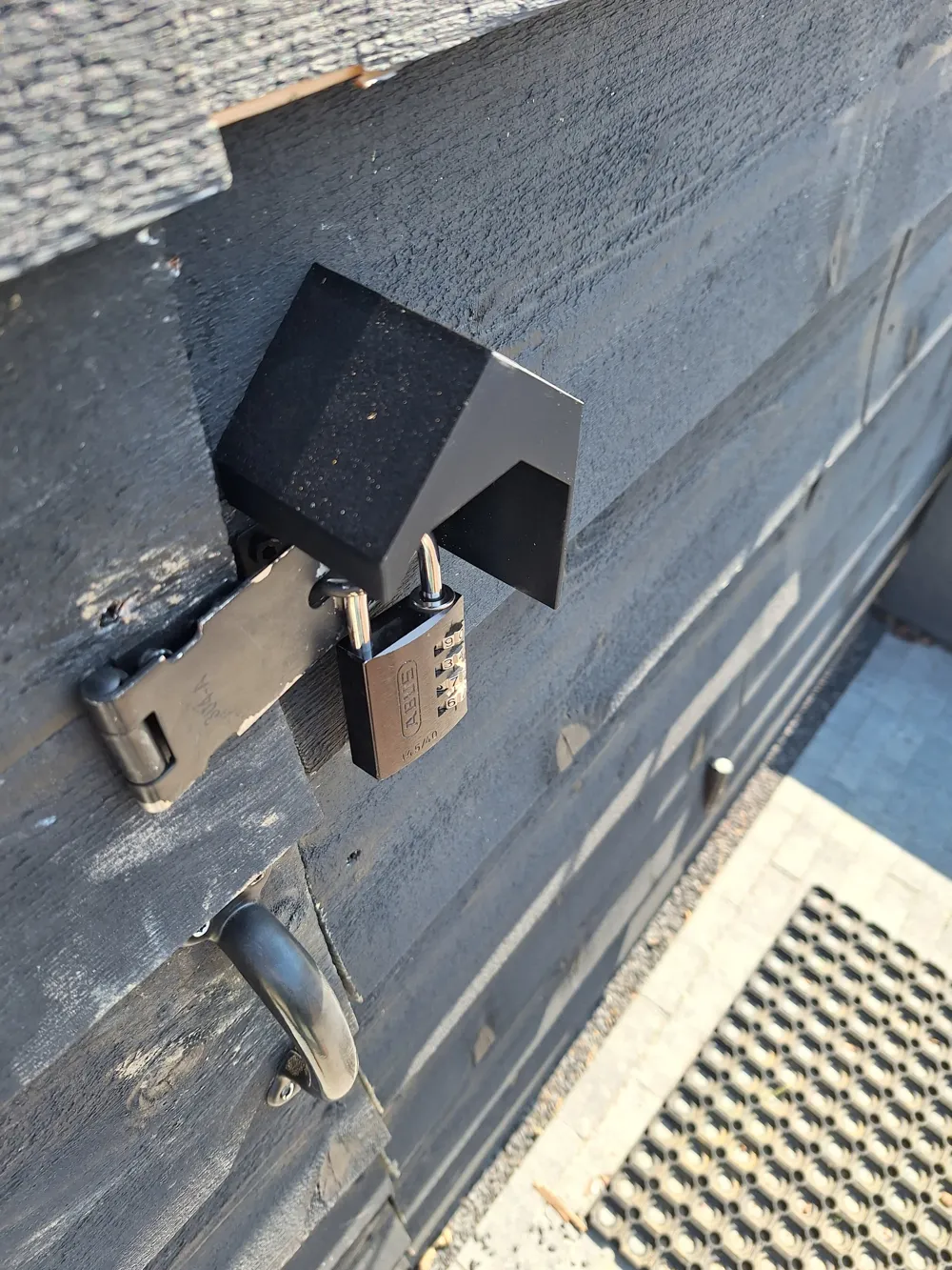 LockUp - Your perfect padlock weather shield - Free 3D Print Model ...