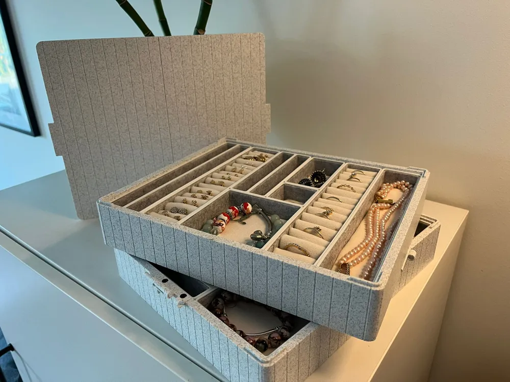 Luxurious Padded Gridfinity Jewelry Box - Free 3D Print Model - MakerWorld