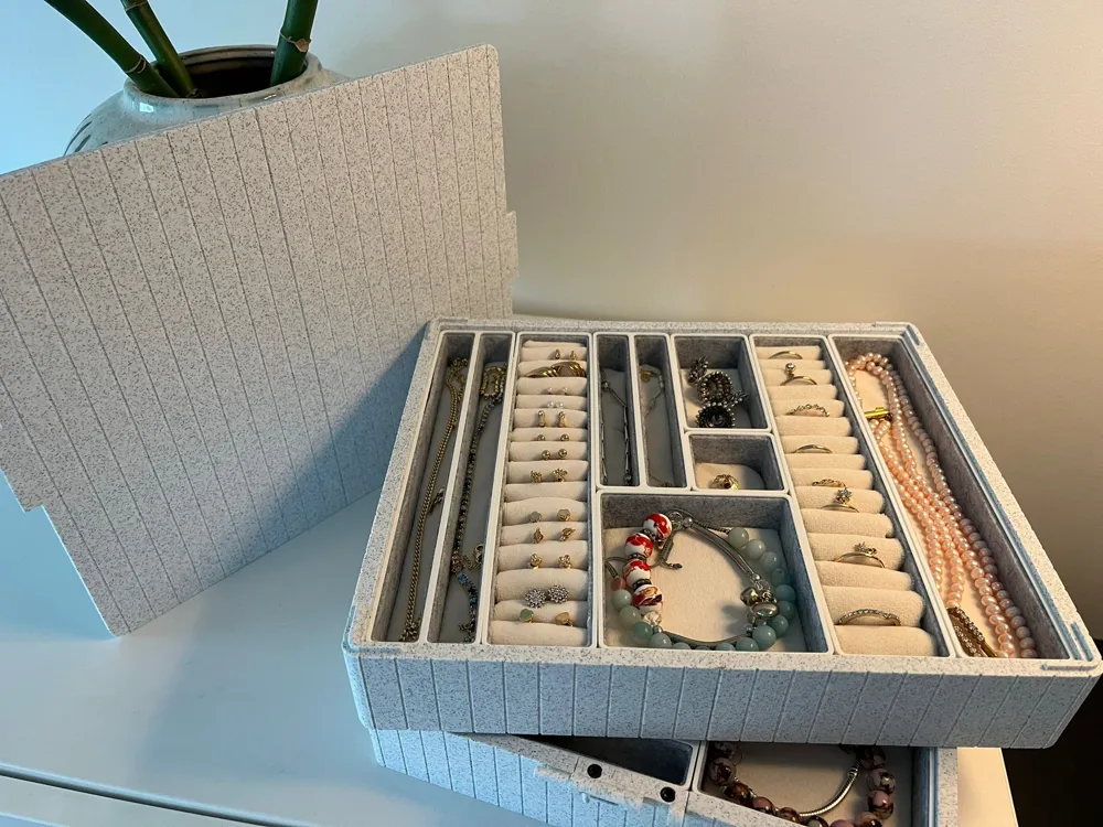 Luxurious Padded Gridfinity Jewelry Box - Free 3D Print Model - MakerWorld