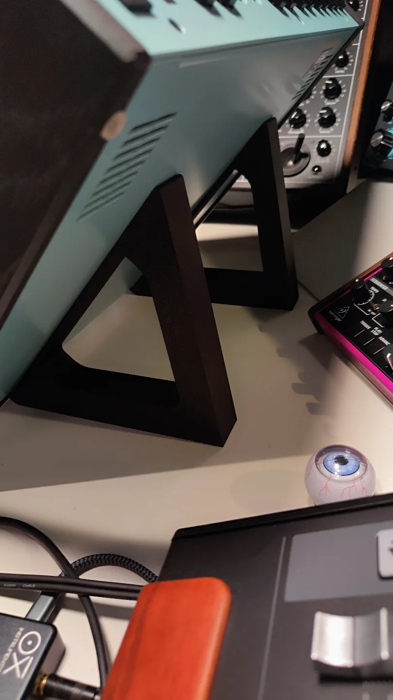 desktop Stand for synthesizer and other Gear by iDCrASH MakerWorld ...