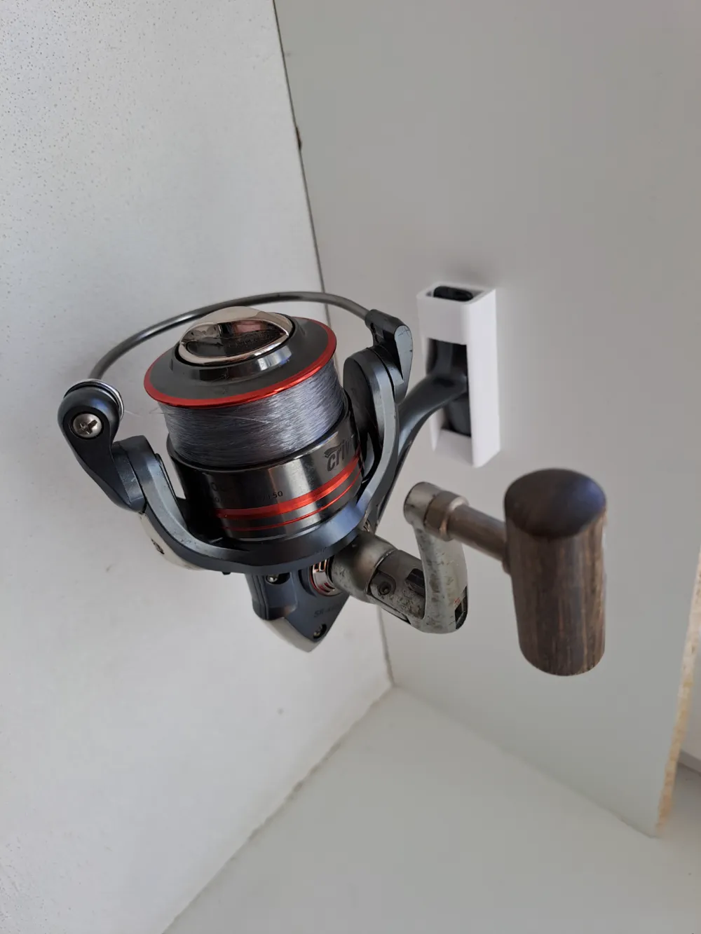 Fishing reel holder - wall mount by Zbyna´s DIY lab MakerWorld ...