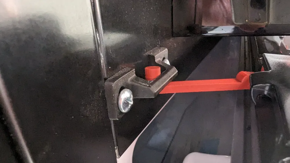 Thetford fridge door catch by Mark The Builder - MakerWorld