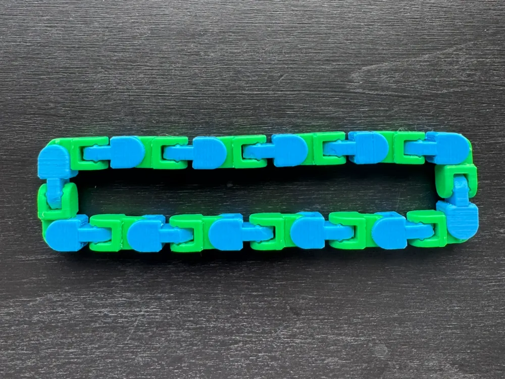 Snap and Click Fidget toy (45°) - Free 3D Print Model - MakerWorld