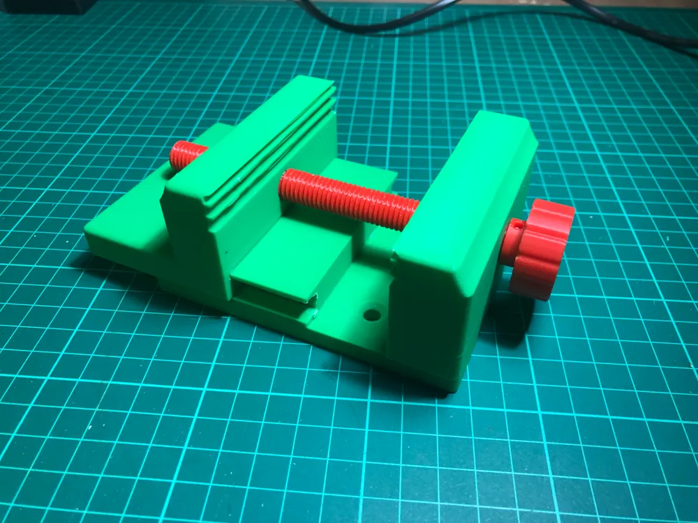 PCB/Microcontroller holding Vice by kevr102 - MakerWorld