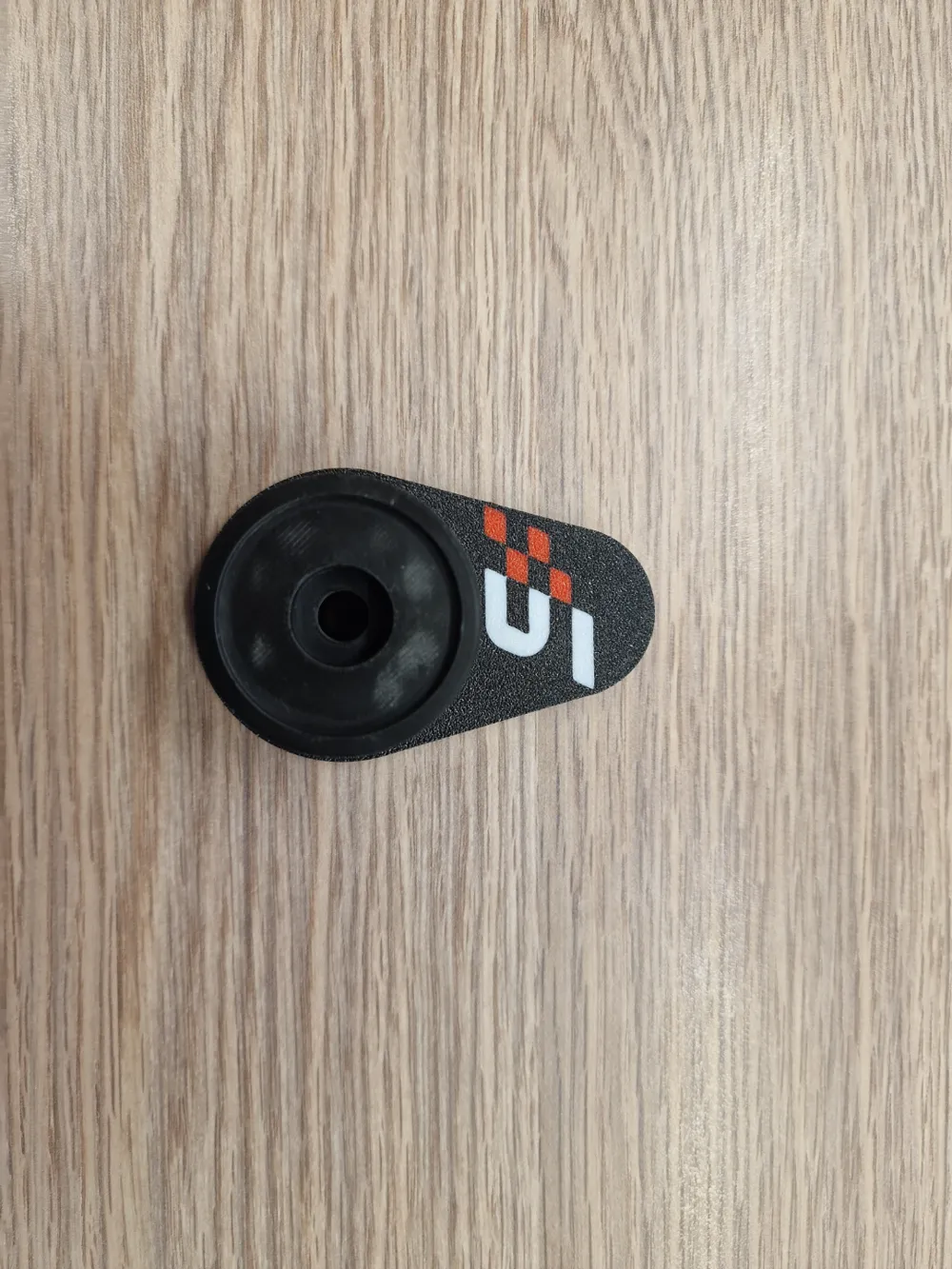 Simagic wheel wall mount by SeltinoCZ - MakerWorld