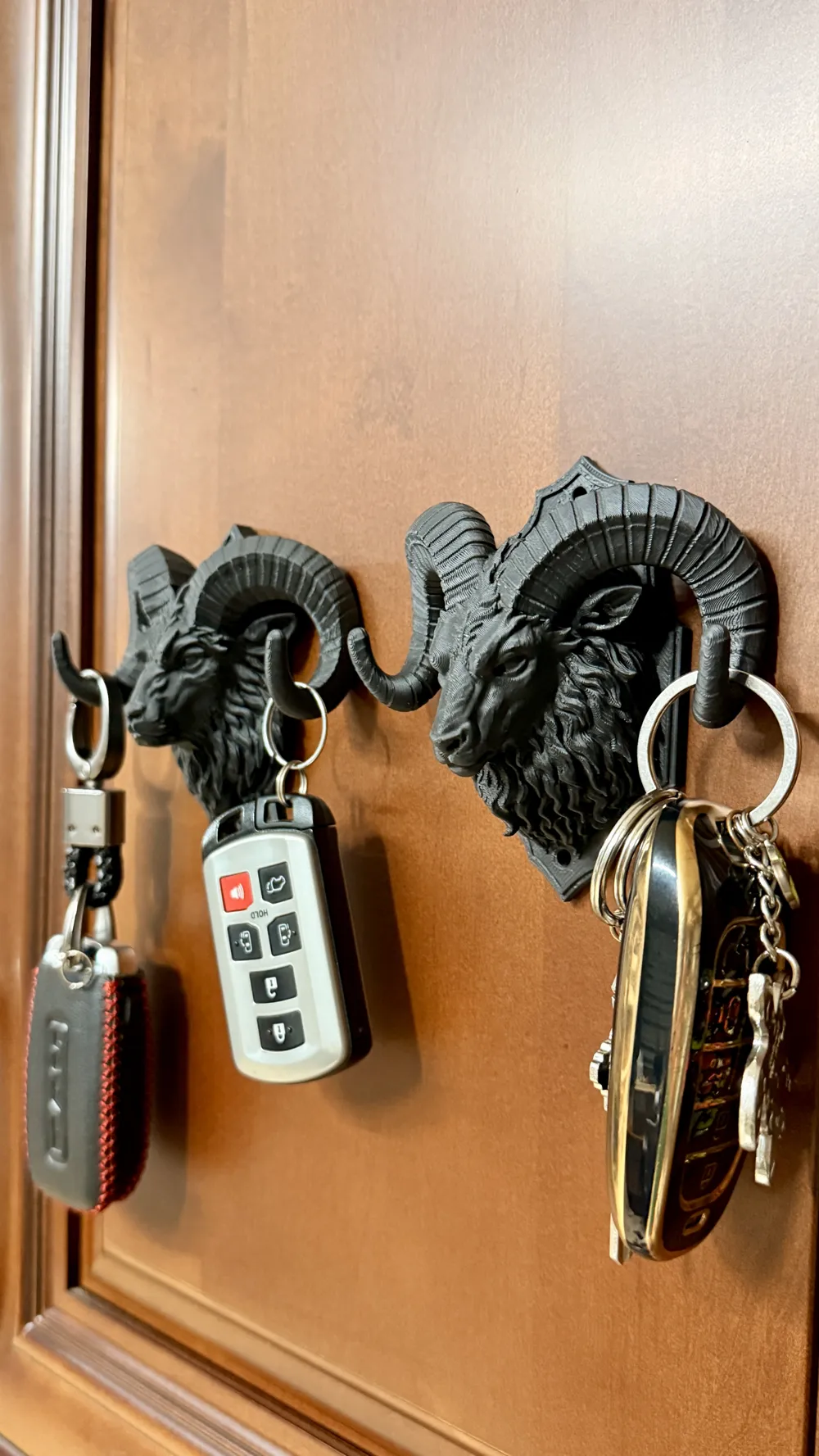Ram Head Key Holder Wall Hook - Free 3D Print Model - MakerWorld