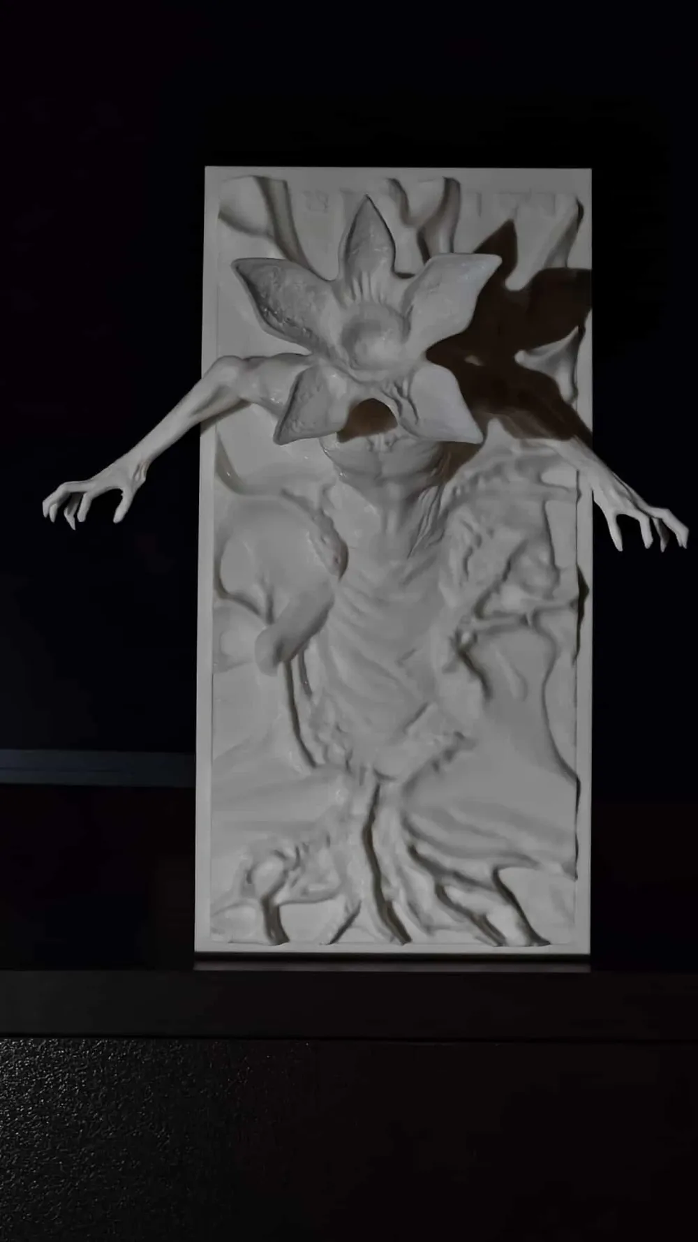 Demogorgon Book Nook - Modelo gratuito para impressão 3D - MakerWorld