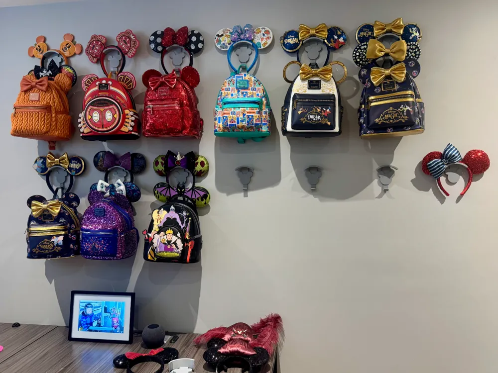 Disney Ear & Loungefly Hanger - Free 3D Print Model - MakerWorld