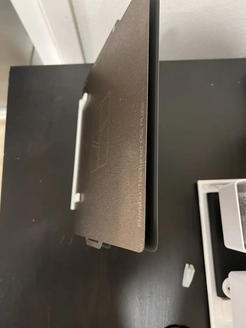 build plate holder - Free 3D Print Model - MakerWorld