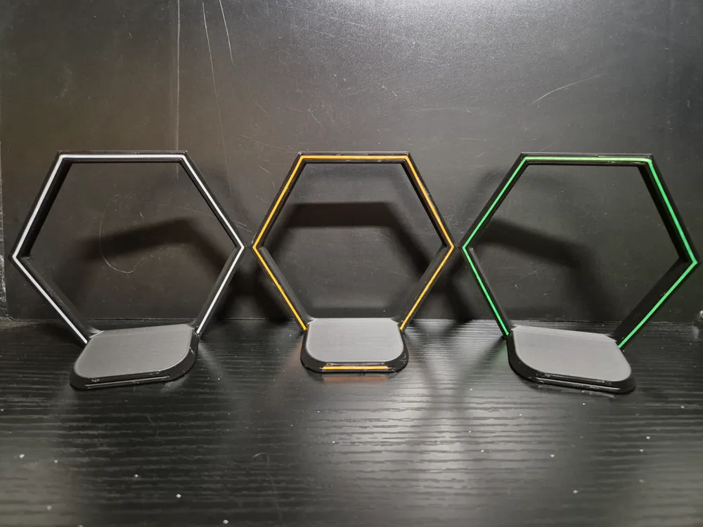 Duo Color Honeycomb Display Shelf by ONI.FORGE - MakerWorld