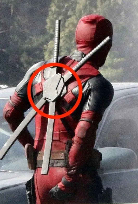 Porta katane di Deadpool - Deadpool's harness by Mr.Charles185 - MakerWorld