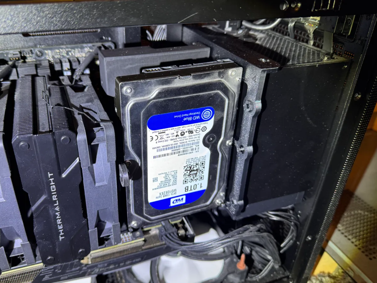 ASUS Prime AP201 4x Support de disque dur (très compact !) - Modèle d ...