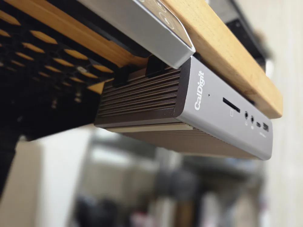 CalDigit TS3 Plus Smart hanger - Free 3D Print Model - MakerWorld