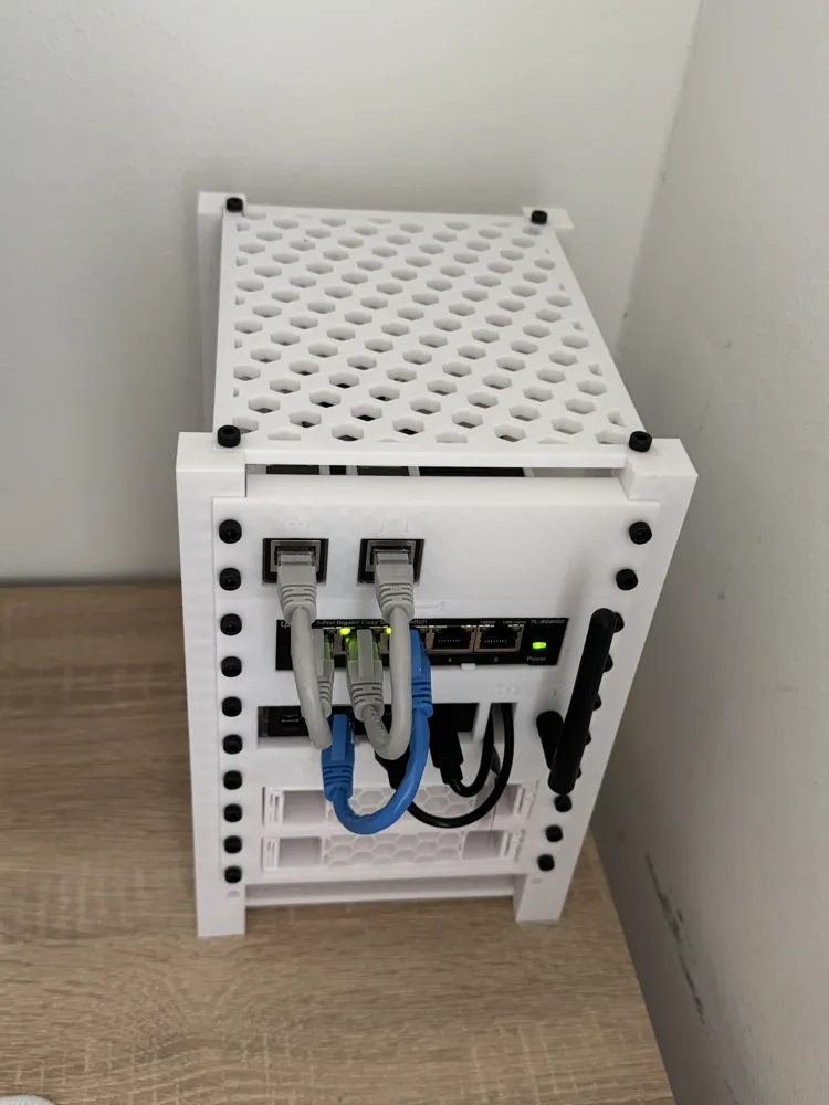 Desk Mini HomeLab Rack - 11 x 1U (20cm) by Emerald Forge MakerWorld ...