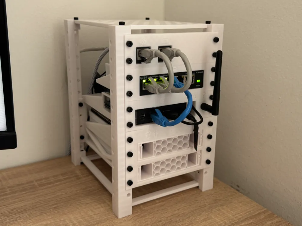 Desk Mini HomeLab Rack - 11 x 1U (20cm) by Emerald Forge MakerWorld ...