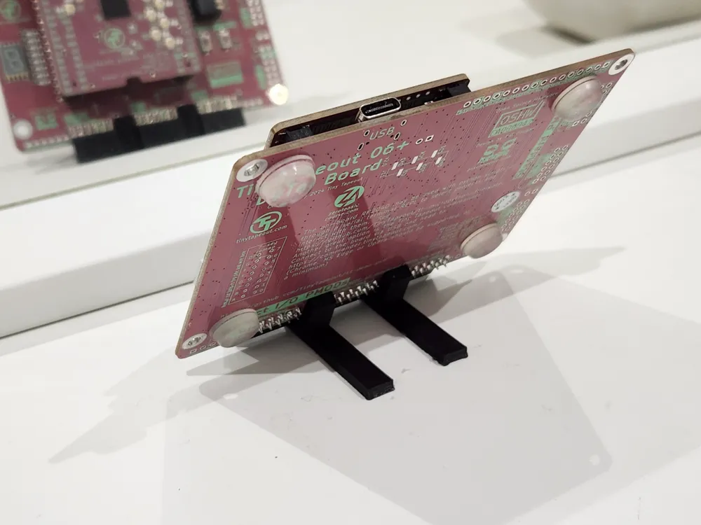 Tinytapeout Development Kit Stand by Ian Tawileh - MakerWorld