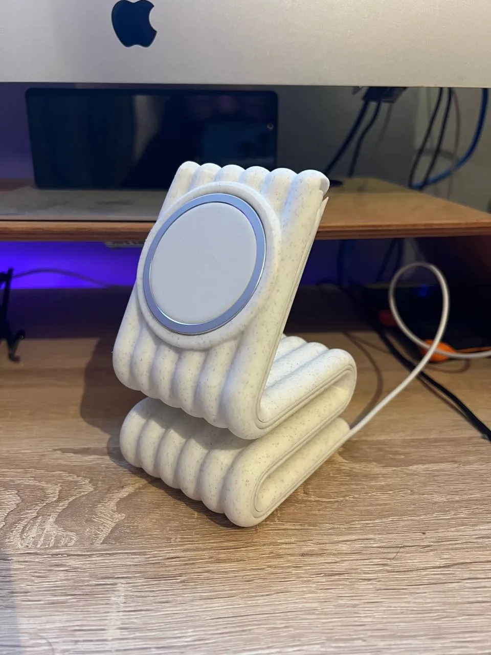 Wavy Stand magsafe by meygraph - MakerWorld