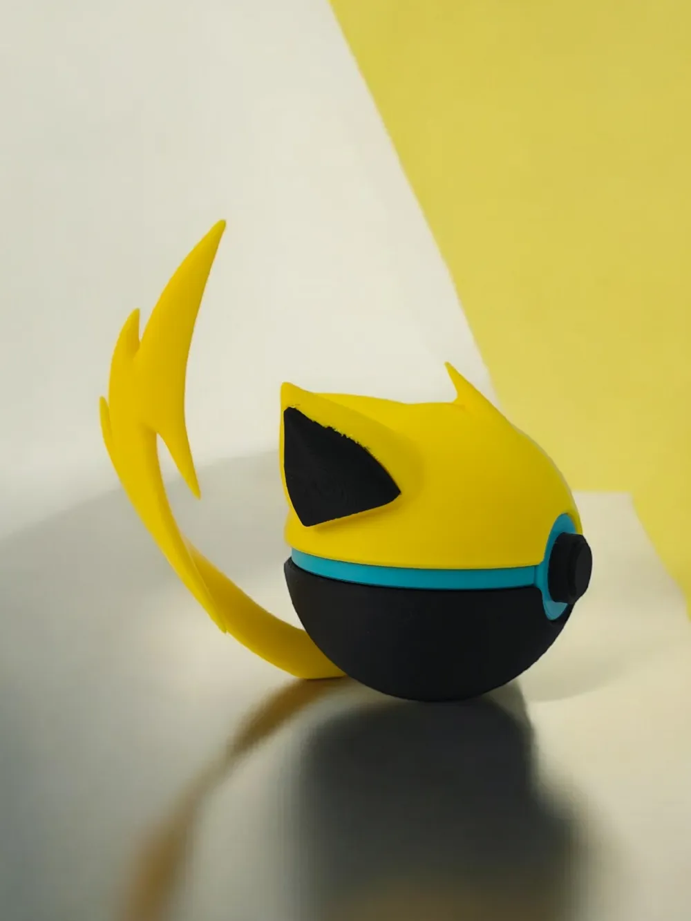 #0807 Zeraora Pokéball - Multiparts by 3D Girl MakerWorld: Download ...