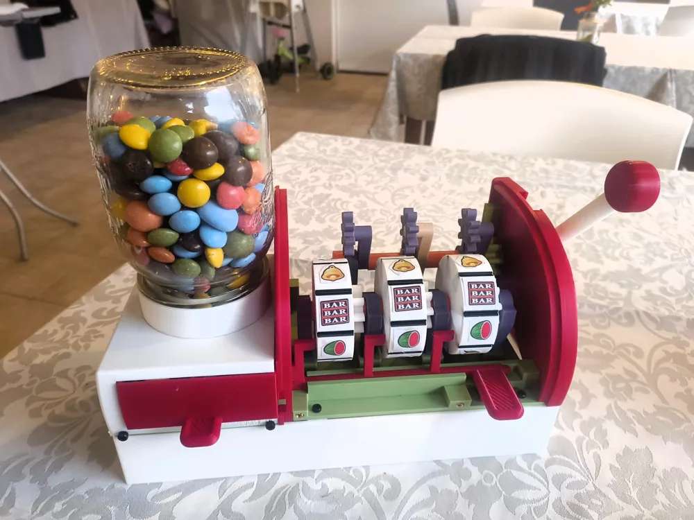 SweetReel -the candy dispenser slot machine by fmor MakerWorld ...