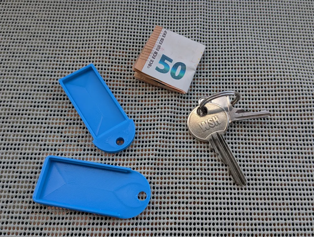 Keychain Emergency Money Stash 50€ on Key - Free 3D Print Model ...