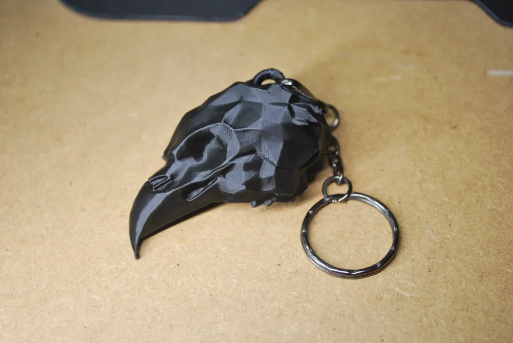 Polygonal Raven pendant by KUSMIJN MakerWorld: Download Free 3D Models