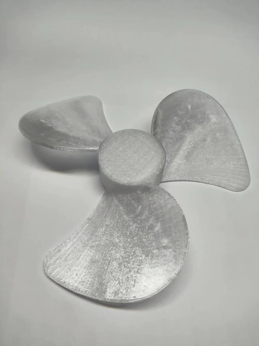 Small electric fan blades by 喵星任 - MakerWorld