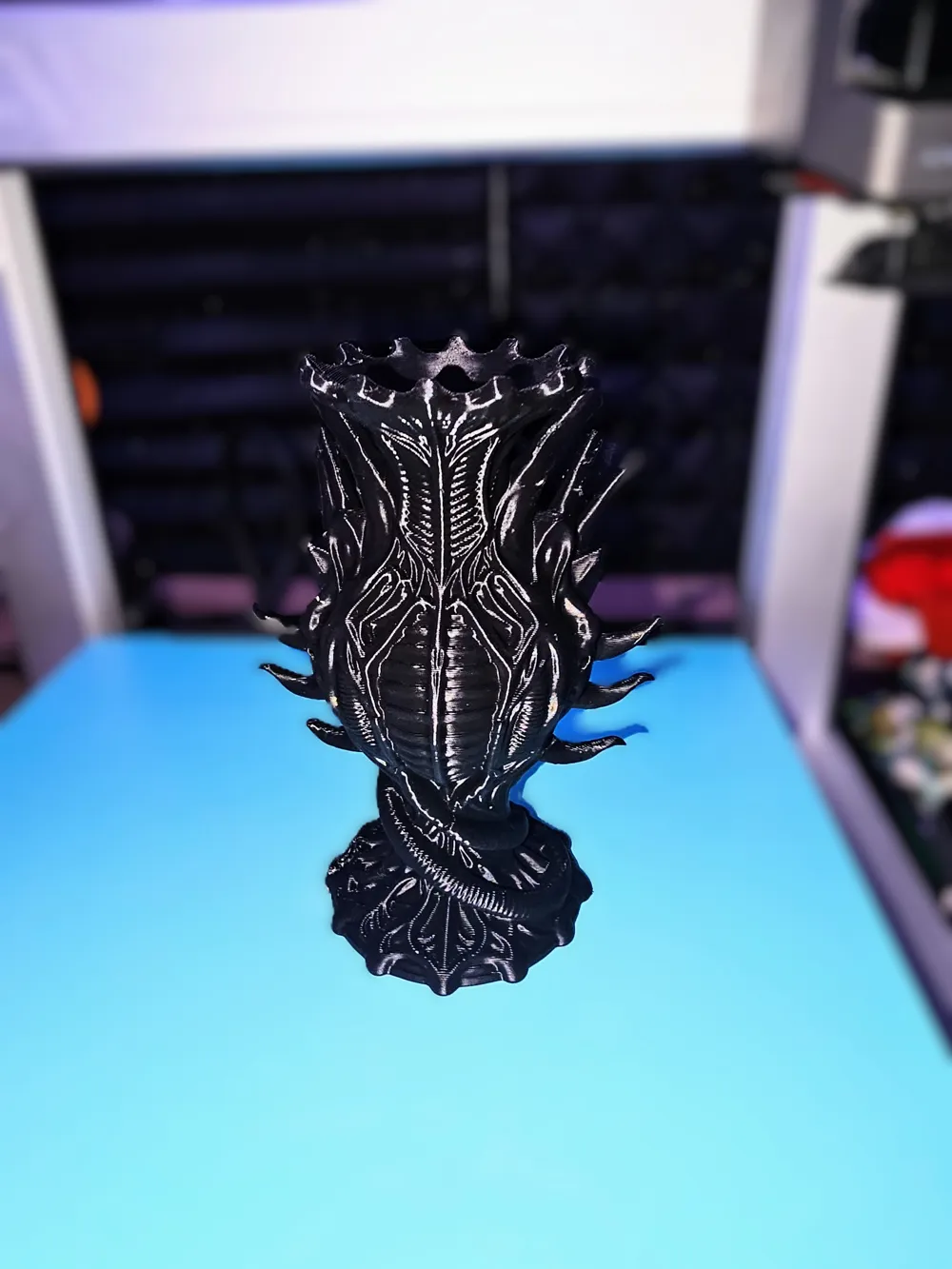 Giger's Heart - Vase - Xenomorph Giger Inspired - Free 3D Print Model ...