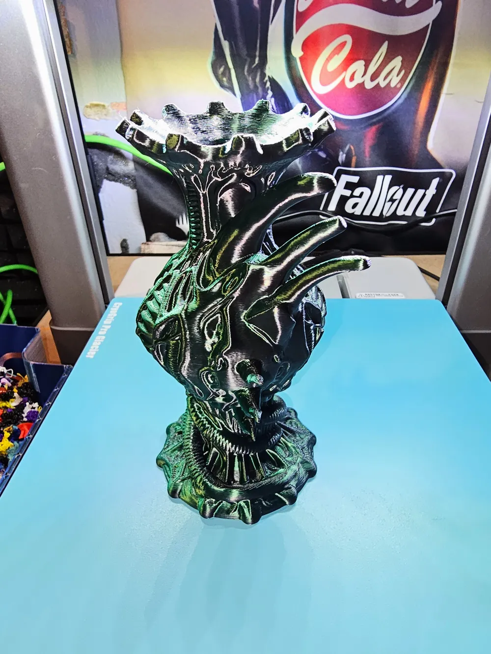 Giger's Heart - Vase - Xenomorph Giger Inspired - Free 3D Print Model ...