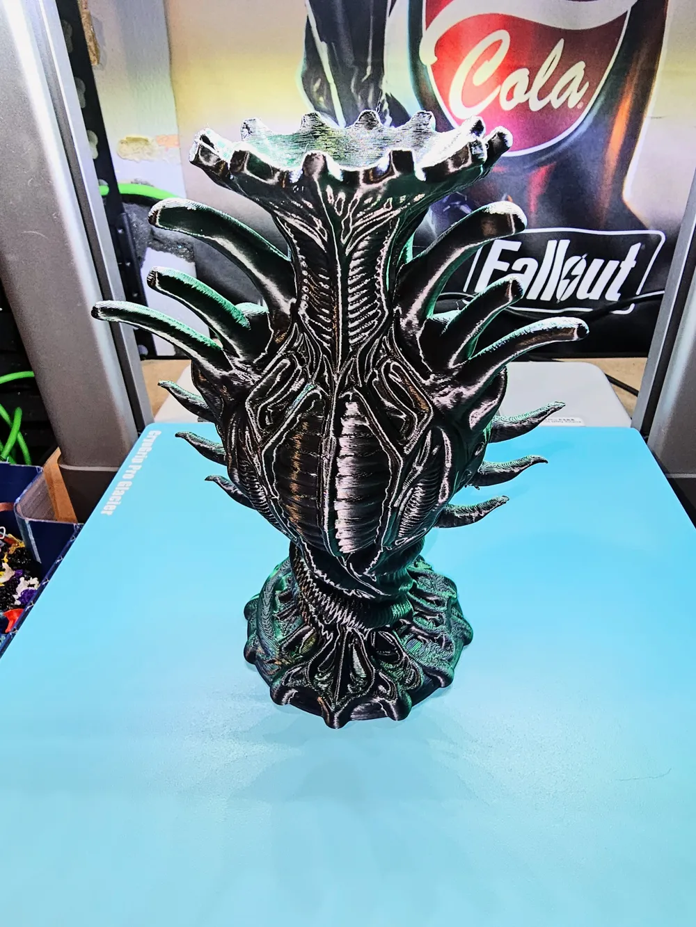 Giger Inspired Vase – Xenomorph - Free 3D Print Model - MakerWorld