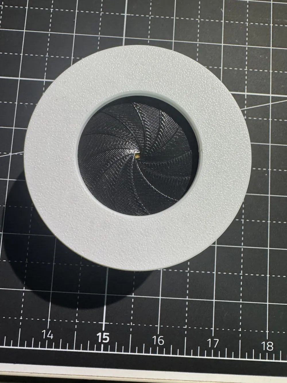 Mechanical Iris Ring Box V3 - Free 3D Print Model - MakerWorld