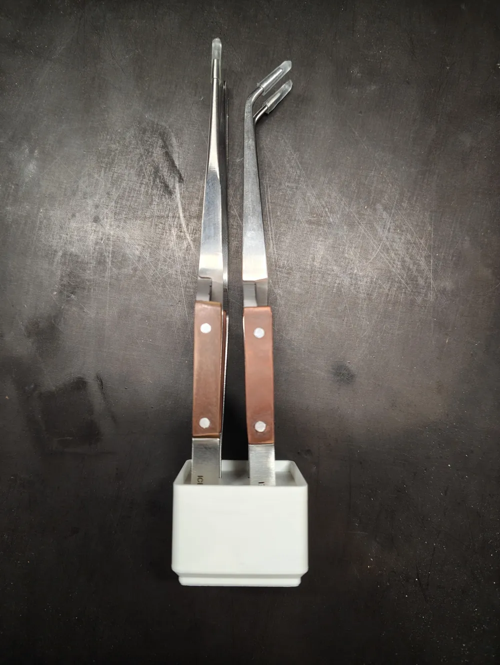 Crosslock Tweezers Gridfinity by Travlie MakerWorld: Download Free 3D ...