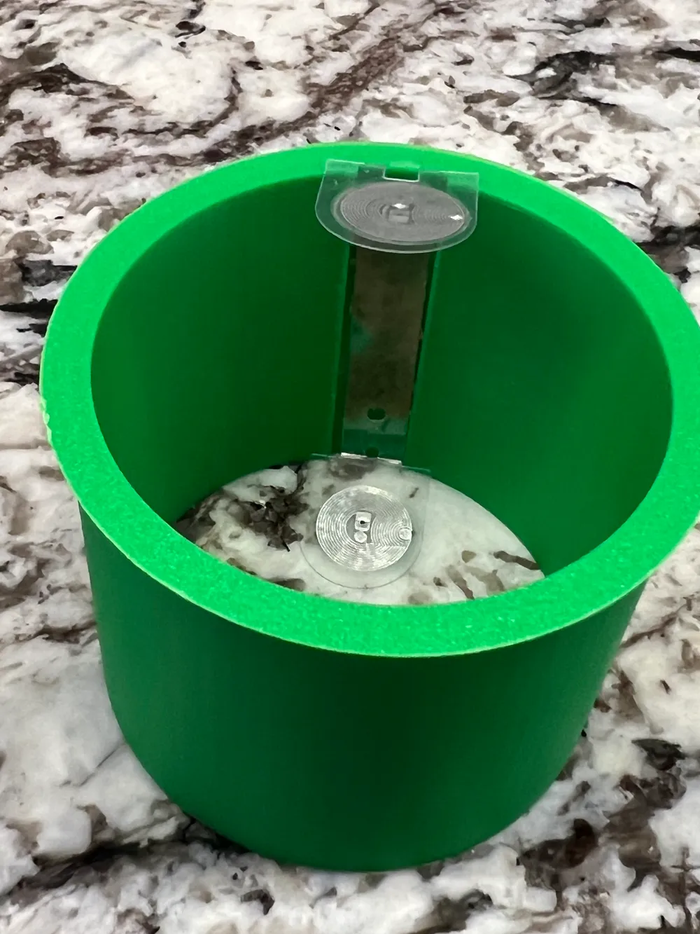 Sunlu OLD spool insert holder for RFID tag by PennyD - MakerWorld