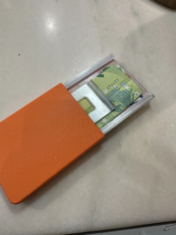 clippy - Card holder with sliding lid by Peter K. MakerWorld: Download ...