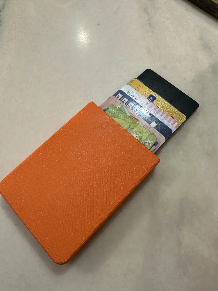 clippy - Card holder with sliding lid by Peter K. MakerWorld: Download ...