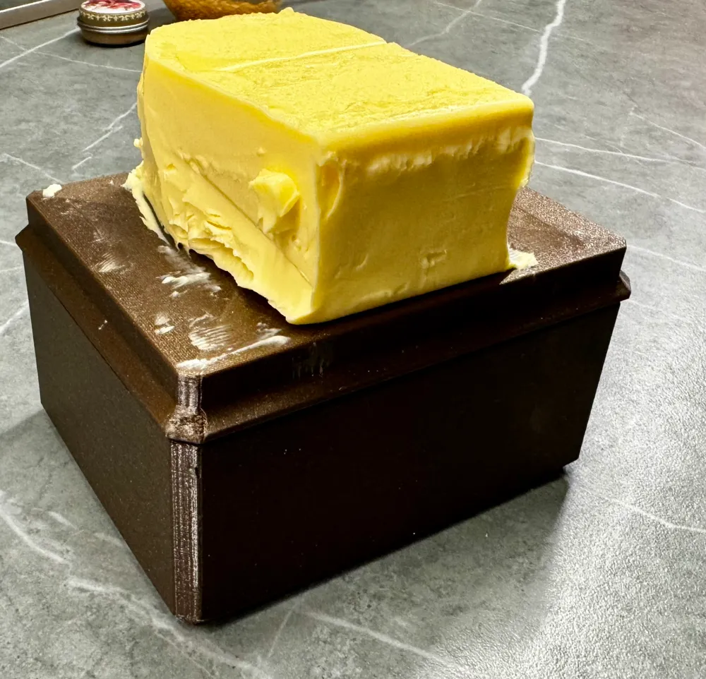 Butterdose - Schmal und klein für die Kühlschanktür ;-) by YVL-DZ ...