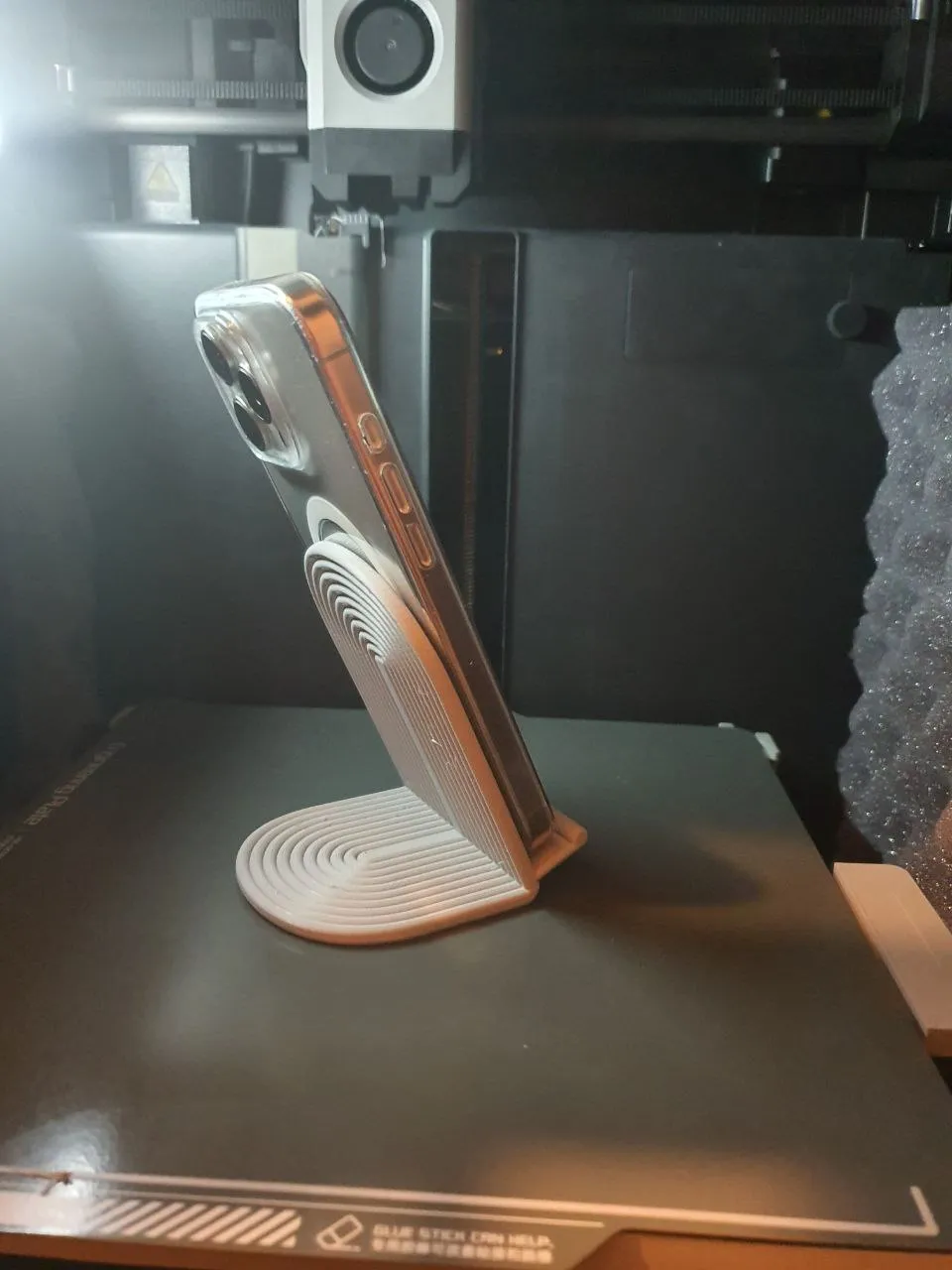 iPhone 16 Pro Max Holder by Eiskaffee MakerWorld: Download Free 3D Models