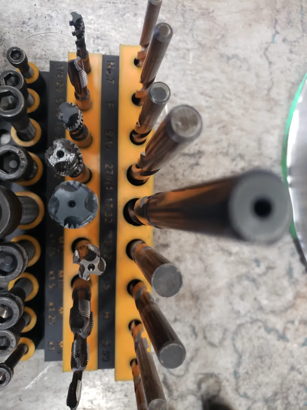 Tap Plate metric and imch by alexis05 - MakerWorld