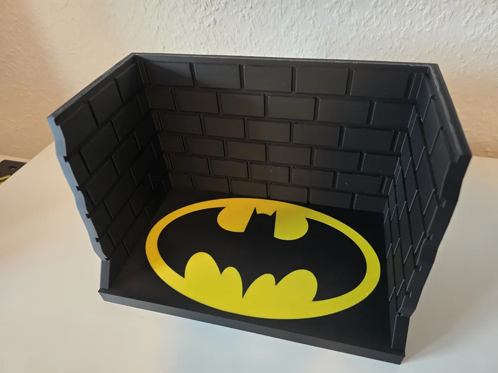 Batman Wall with Logo - Free 3D Print Model - MakerWorld
