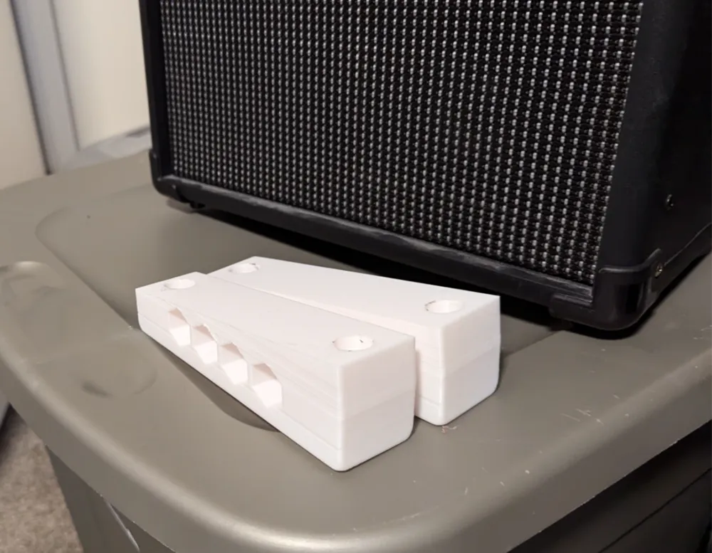 Blackstar ID:Core Stereo 10 Speaker wedge by Doppelgang311 - MakerWorld