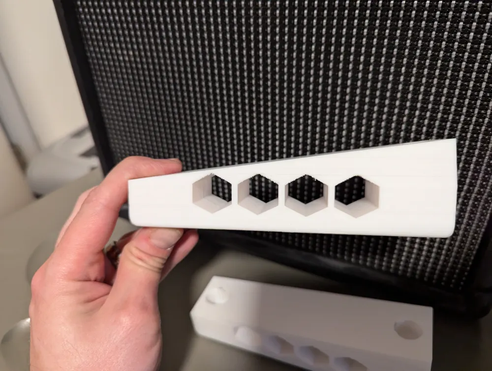 Blackstar ID:Core Stereo 10 Speaker wedge by Doppelgang311 - MakerWorld