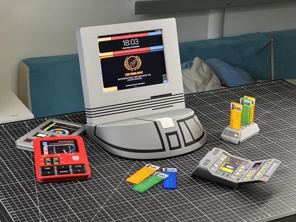 Star Trek TNG Computer Terminal for iPad mini 1-5 by calmar81 ...