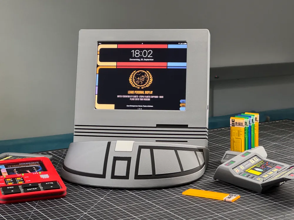 Star Trek TNG Computer Terminal for iPad mini 1-5 by calmar81 ...