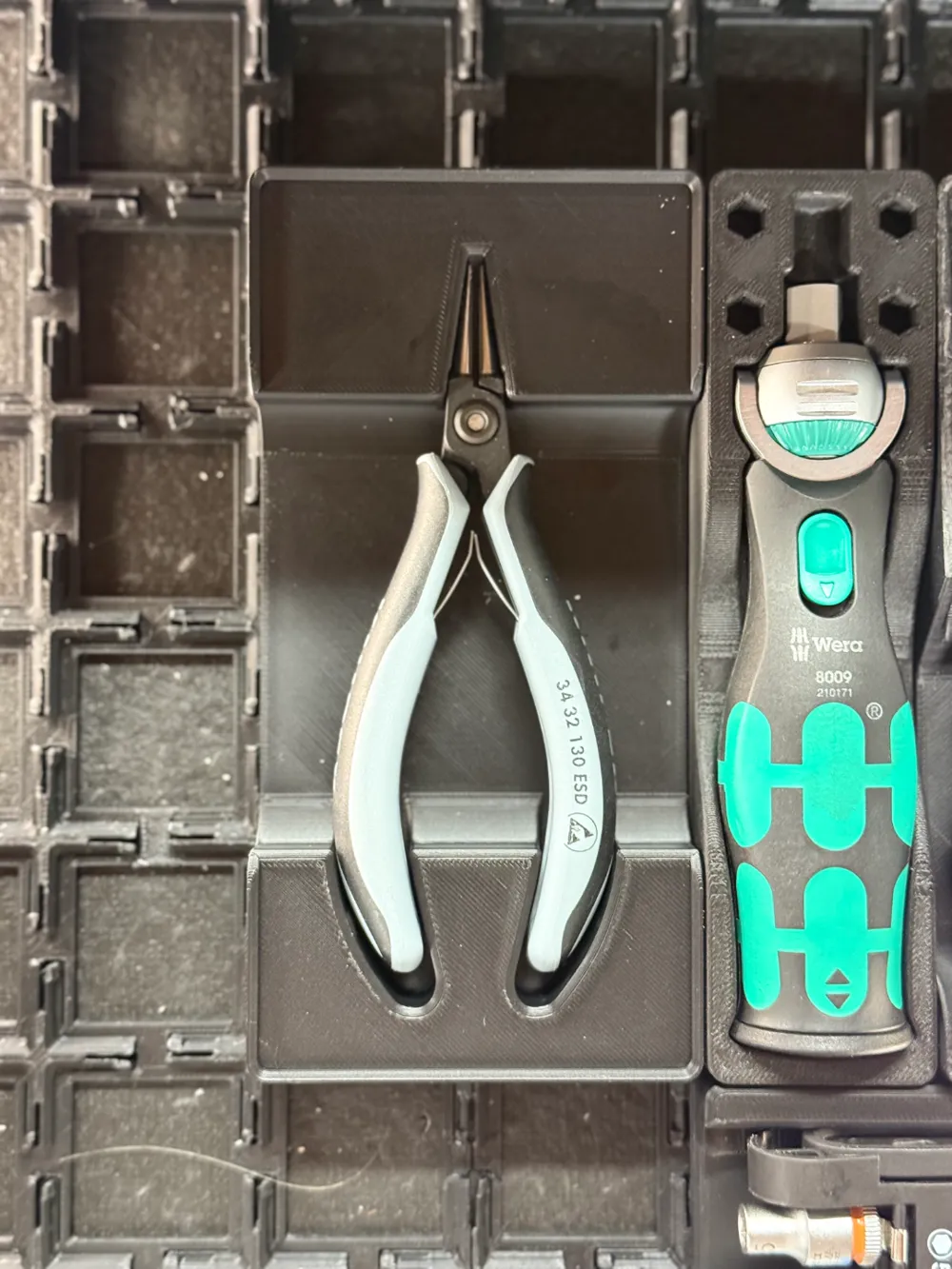 Knipex 34 32 130 - Gridfinity by Justin - MakerWorld