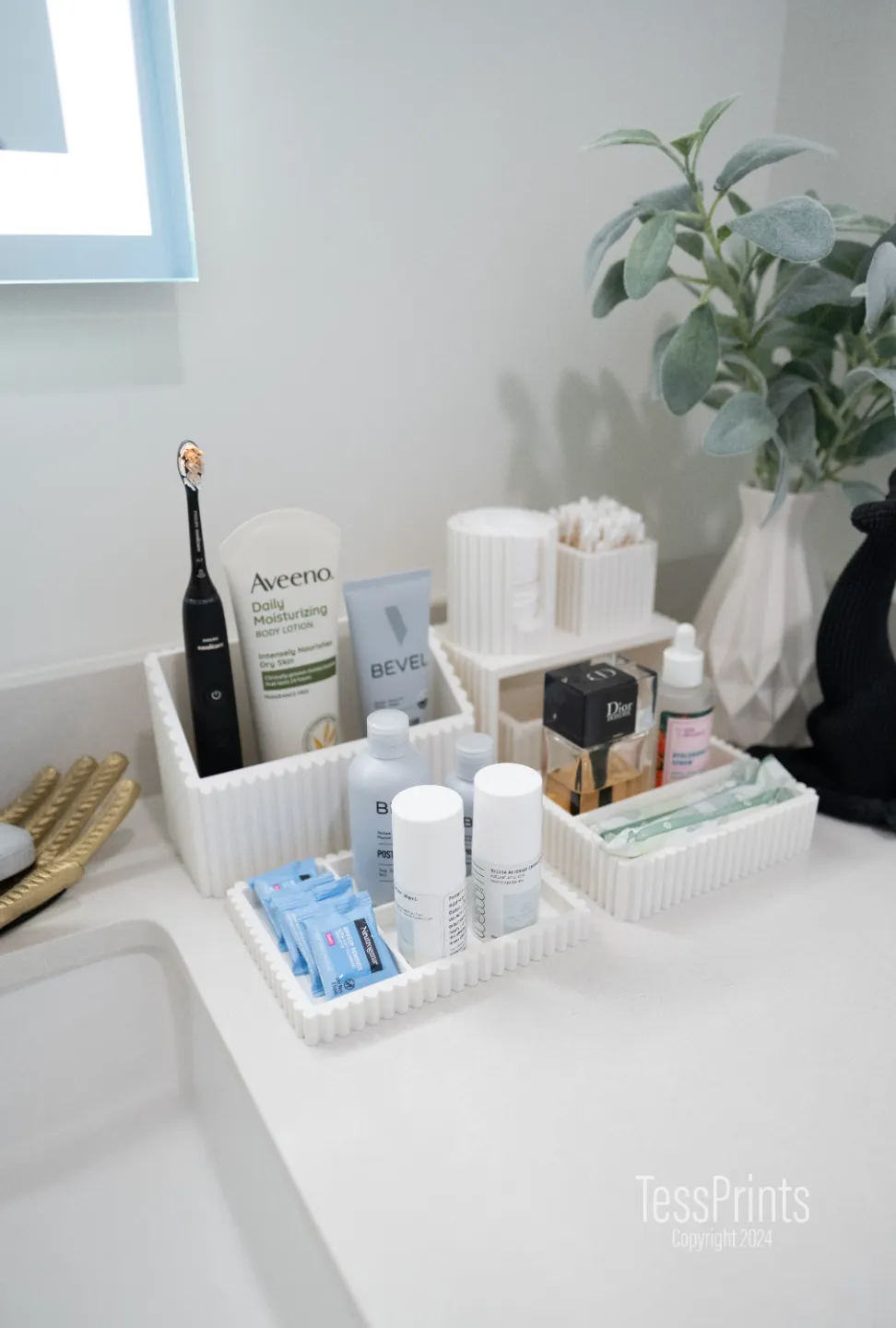 Vanity Bathroom Organizer (Ribbed) - Free 3D Print Model - MakerWorld