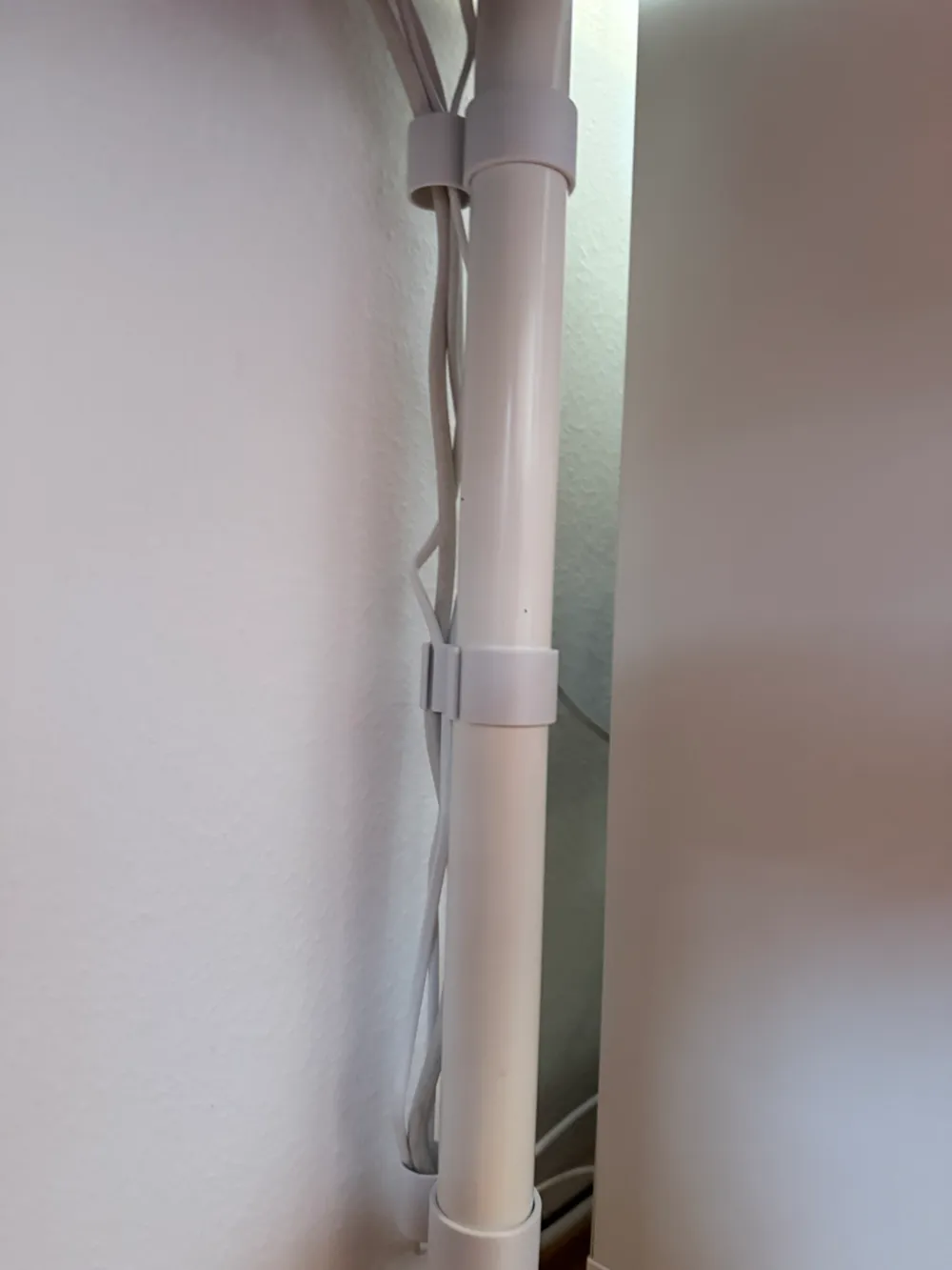 Cable management IKEA desk leg by chris080782 - MakerWorld