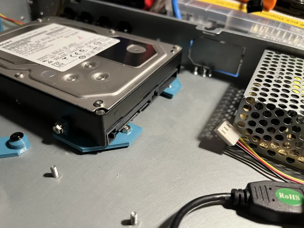 APU rackmount case 3.5" HDD mount by Piet De Vries - MakerWorld