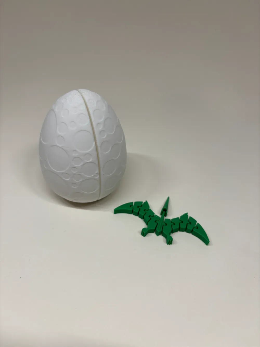 Flexi Pterodactyl Egg by PrecisionLayers MakerWorld: Download Free 3D Models