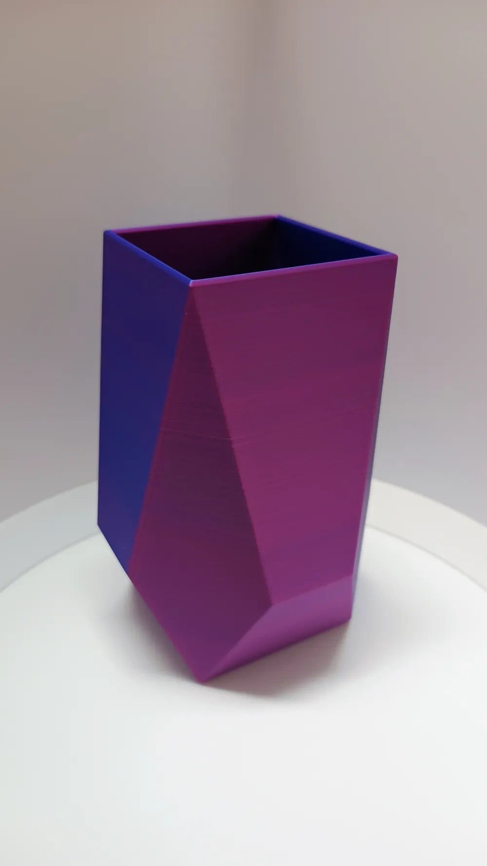 Star Edge Blossom Guardian Vase - Free 3D Print Model - MakerWorld